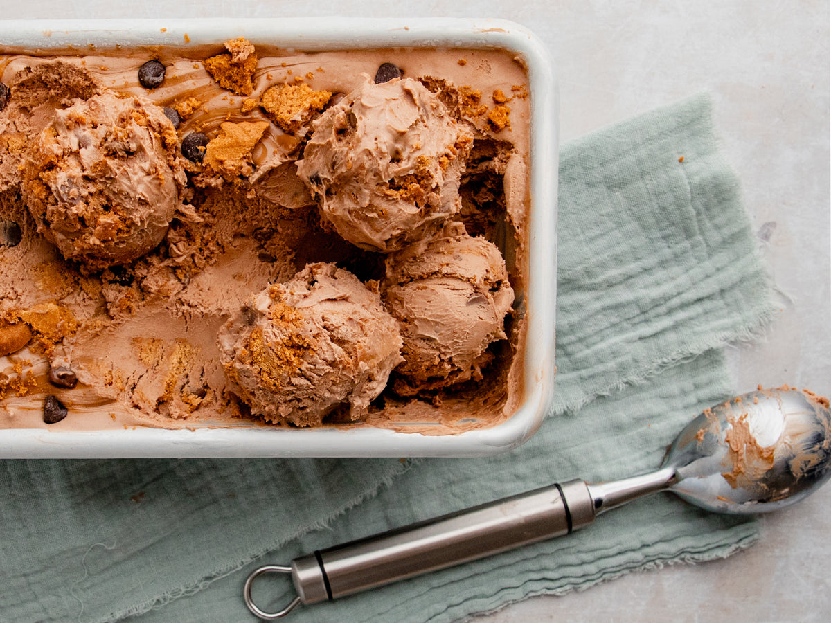 Chocolate Biscoff Ice Cream – Tala Cooking